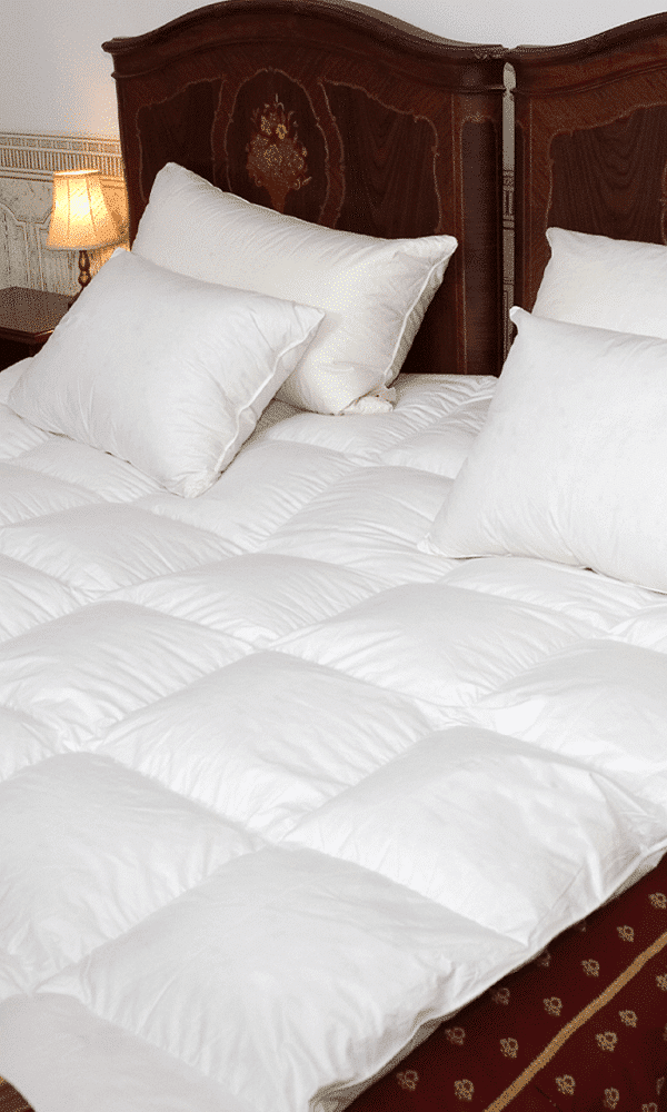 How to Choose a Down Comforter: Your Guide to Selecting the Best 3 Options